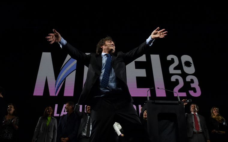 Javier Milei cerró su campaña ante una multitud en el Movistar Arena ... Javier Milei cerró su campaña ante una multitud en el Movistar Arena ...
